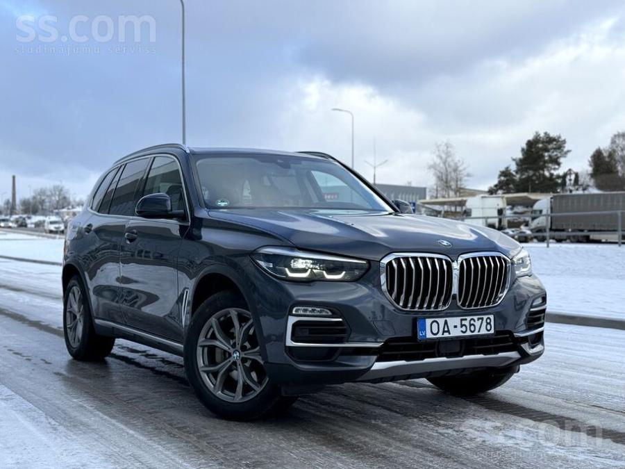 Grey BMW X5 2019 in Rezekne, with an engine capacity of 2.00 L and mileage of 184 thousand km for 35990 €, photo 3 on AUTOMOTO.COM.LV