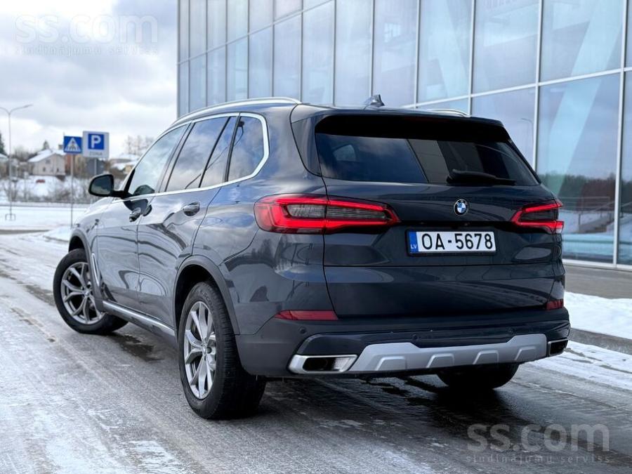 Grey BMW X5 2019 in Rezekne, with an engine capacity of 2.00 L and mileage of 184 thousand km for 35990 €, photo 4 on AUTOMOTO.COM.LV