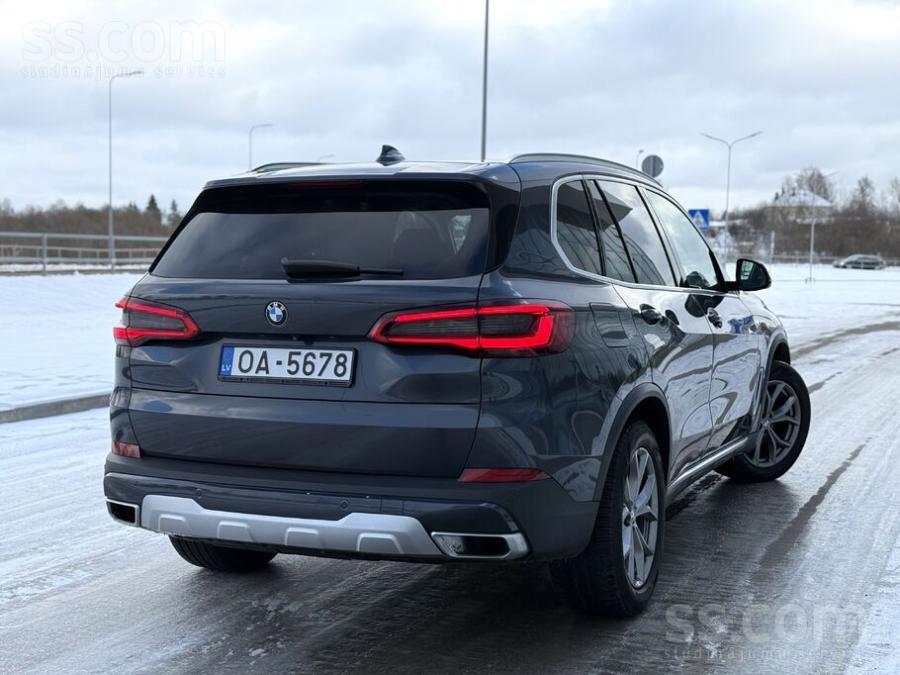 Grey BMW X5 2019 in Rezekne, with an engine capacity of 2.00 L and mileage of 184 thousand km for 35990 €, photo 5 on AUTOMOTO.COM.LV