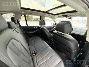 Grey BMW X5 2019 in Rezekne, with an engine capacity of 2.00 L and mileage of 184 thousand km for 35990 €, photo 10 on AUTOMOTO.COM.LV