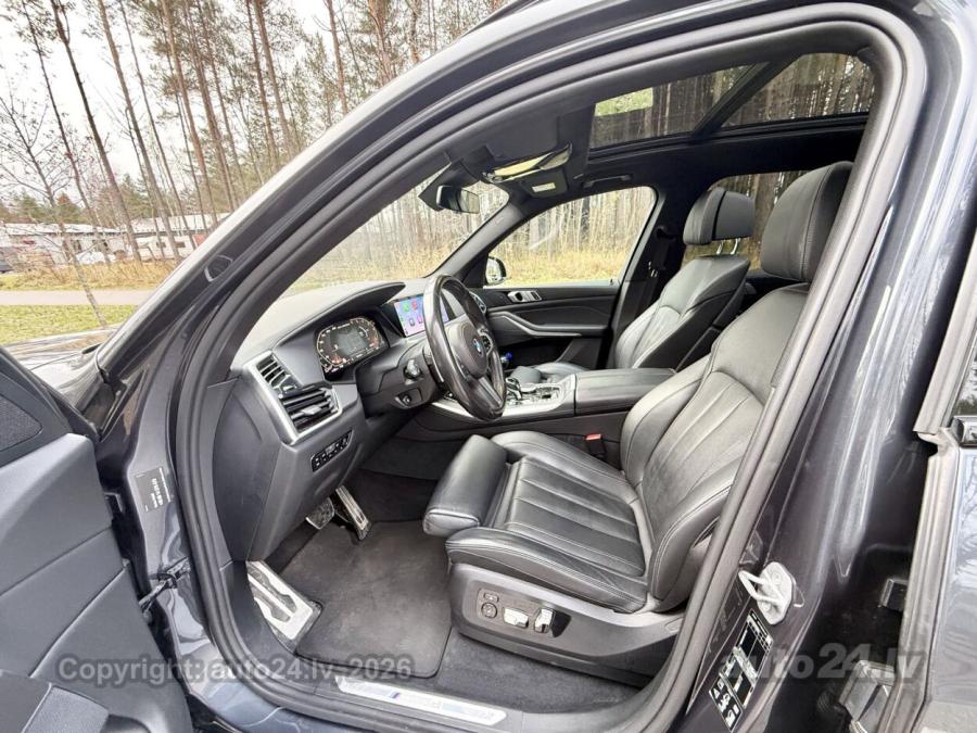 Pelēks BMW X5 2019 Tallina, ar dzinēja tilpumu 3.00 L un nobraukumu 125 tūkst. km par 49900 €, foto 12 vietnē AUTOMOTO.COM.LV