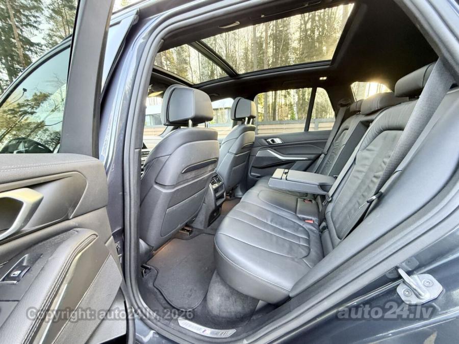Pelēks BMW X5 2019 Tallina, ar dzinēja tilpumu 3.00 L un nobraukumu 125 tūkst. km par 49900 €, foto 13 vietnē AUTOMOTO.COM.LV