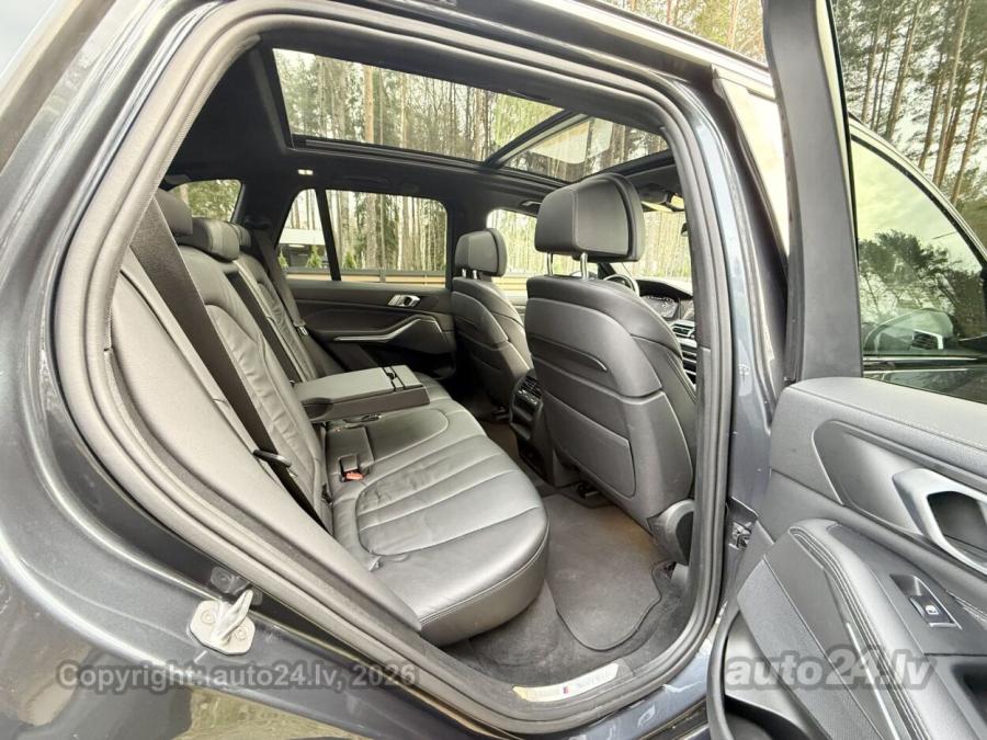 Pelēks BMW X5 2019 Tallina, ar dzinēja tilpumu 3.00 L un nobraukumu 125 tūkst. km par 49900 €, foto 16 vietnē AUTOMOTO.COM.LV