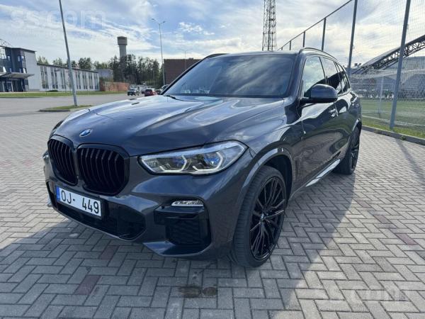 Grey BMW X5 2019 in Valmiera, with an engine capacity of 3.00 L and mileage of 160 thousand km for 47100 €, photo 1 on AUTOMOTO.COM.LV