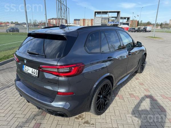 Grey BMW X5 2019 in Valmiera, with an engine capacity of 3.00 L and mileage of 160 thousand km for 47100 €, photo 3 on AUTOMOTO.COM.LV