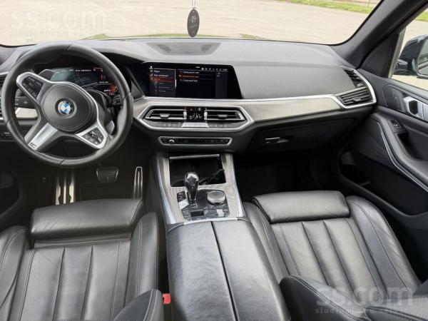Grey BMW X5 2019 in Riga, with an engine capacity of 3.00 L and mileage of 0 thousand km for 35500 €, photo 6 on AUTOMOTO.COM.LV