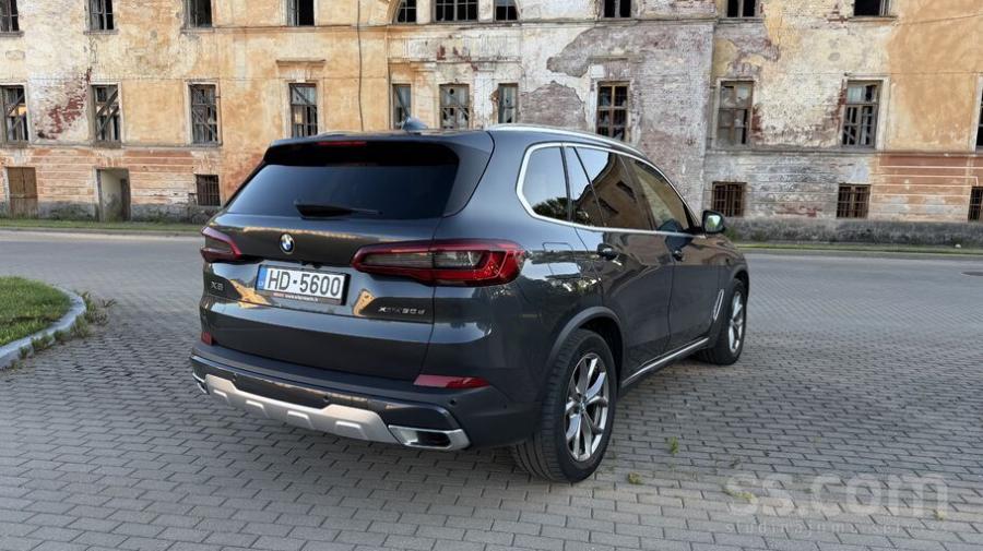 Pelēks BMW X5 2019 Daugavpils, ar dzinēja tilpumu 3.00 L un nobraukumu 193 tūkst. km par 38500 €, foto 5 vietnē AUTOMOTO.COM.LV