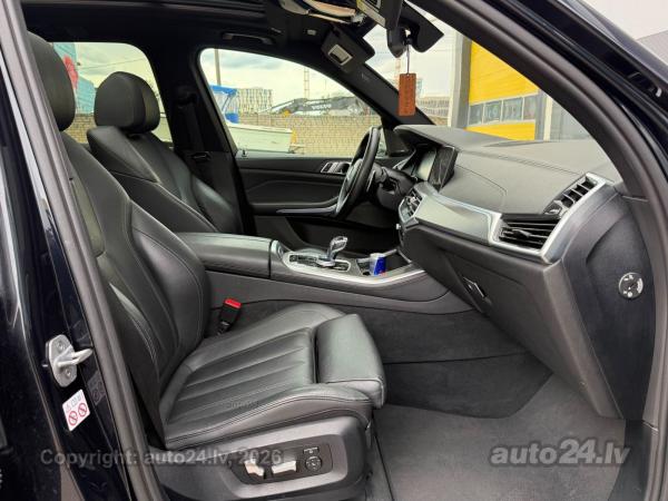 Grey BMW X5 2019 in Tallinn, with an engine capacity of 3.00 L and mileage of 165 thousand km for 44990 €, photo 9 on AUTOMOTO.COM.LV