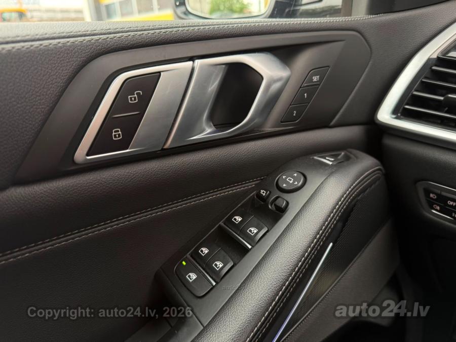 Pelēks BMW X5 2019 Tallina, ar dzinēja tilpumu 3.00 L un nobraukumu 165 tūkst. km par 44990 €, foto 18 vietnē AUTOMOTO.COM.LV