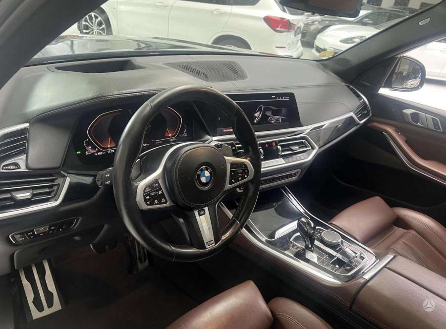 Grey BMW X5 2019 in Utena, with an engine capacity of 2.99 L and mileage of 194 thousand km for 35900 €, photo 9 on AUTOMOTO.COM.LV
