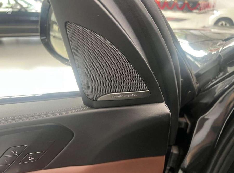 Grey BMW X5 2019 in Utena, with an engine capacity of 2.99 L and mileage of 194 thousand km for 35900 €, photo 13 on AUTOMOTO.COM.LV