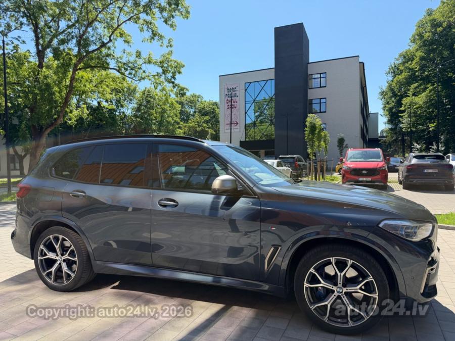 Pelēks BMW X5 2019 Tallina, ar dzinēja tilpumu 3.00 L un nobraukumu 135 tūkst. km par 47500 €, foto 3 vietnē AUTOMOTO.COM.LV