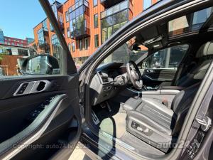Pelēks BMW X5 2019 Tallina, ar dzinēja tilpumu 3.00 L un nobraukumu 135 tūkst. km par 47500 €, foto 12 vietnē AUTOMOTO.COM.LV
