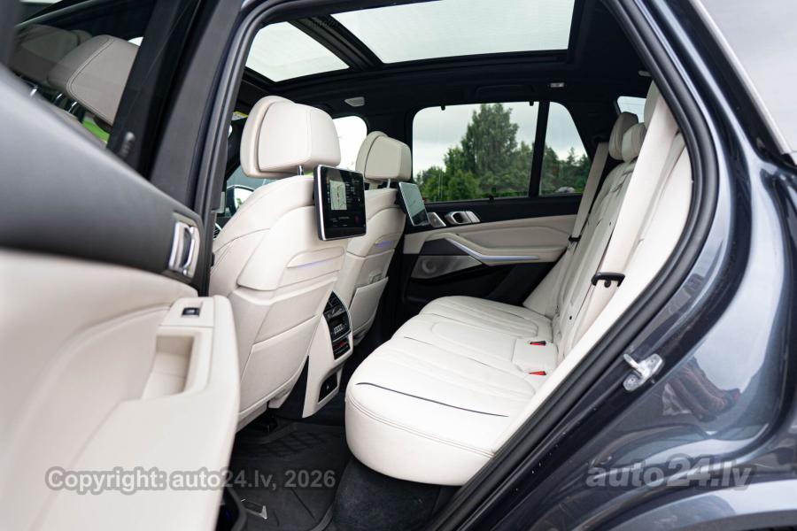 Pelēks BMW X5 2019 Tartu, ar dzinēja tilpumu 3.00 L un nobraukumu 131 tūkst. km par 44700 €, foto 17 vietnē AUTOMOTO.COM.LV