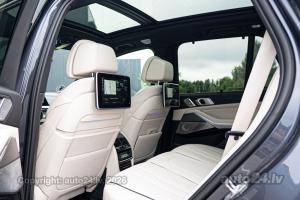 Pelēks BMW X5 2019 Tartu, ar dzinēja tilpumu 3.00 L un nobraukumu 131 tūkst. km par 44700 €, foto 18 vietnē AUTOMOTO.COM.LV