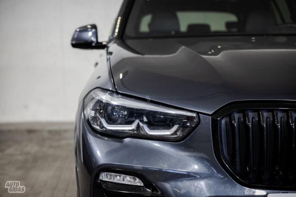 Grey BMW X5 2019 in Vilnius, with an engine capacity of 3.00 L and mileage of 178 thousand km for 41771 €, photo 4 on AUTOMOTO.COM.LV