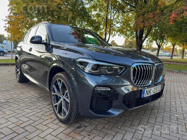 BMW X5 2019 in Riga on AUTOMOTO.COM.LV Grey BMW X5 2019 in Riga, with an engine capacity of 3.00 L and mileage of 140 thousand km for 41500 €, photo 1 on AUTOMOTO.COM.LV