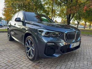Pelēks BMW X5 2019 Rīga, ar dzinēja tilpumu 3.00 L un nobraukumu 140 tūkst. km par 41500 €, foto  vietnē AUTOMOTO.COM.LV