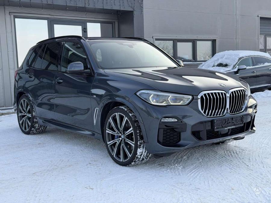 Grey BMW X5 2020 in Siauliai, with an engine capacity of 3.00 L and mileage of 174 thousand km for 44986 €, photo 2 on AUTOMOTO.COM.LV