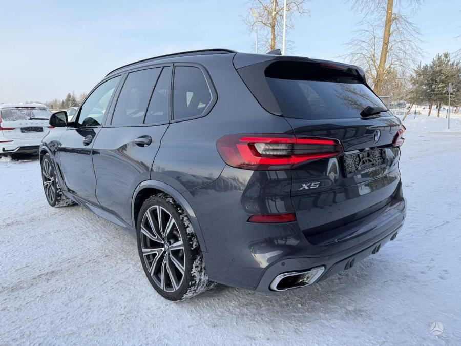 Grey BMW X5 2020 in Siauliai, with an engine capacity of 3.00 L and mileage of 174 thousand km for 44986 €, photo 8 on AUTOMOTO.COM.LV