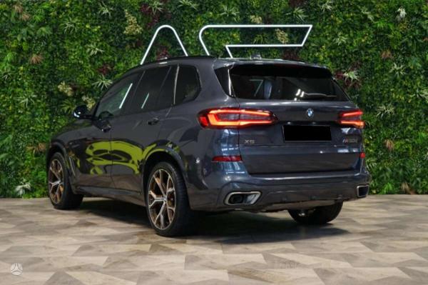 Pelēks BMW X5 2020 Viļņa, ar dzinēja tilpumu 2.99 L un nobraukumu 92 tūkst. km par 49900 €, foto 2 vietnē AUTOMOTO.COM.LV