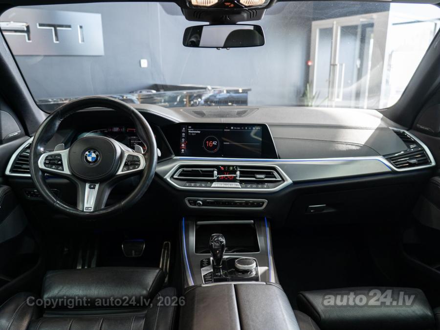 Pelēks BMW X5 2020 Tallina, ar dzinēja tilpumu 3.00 L un nobraukumu 132 tūkst. km par 46900 €, foto 9 vietnē AUTOMOTO.COM.LV