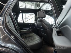 Pelēks BMW X5 2020 Tallina, ar dzinēja tilpumu 3.00 L un nobraukumu 132 tūkst. km par 46900 €, foto 14 vietnē AUTOMOTO.COM.LV