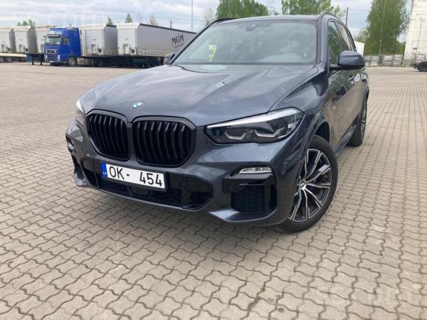 Pelēks BMW X5 2020 Rīga, ar dzinēja tilpumu 3.00 L un nobraukumu 124 tūkst. km par 42900 €, foto 1 vietnē AUTOMOTO.COM.LV