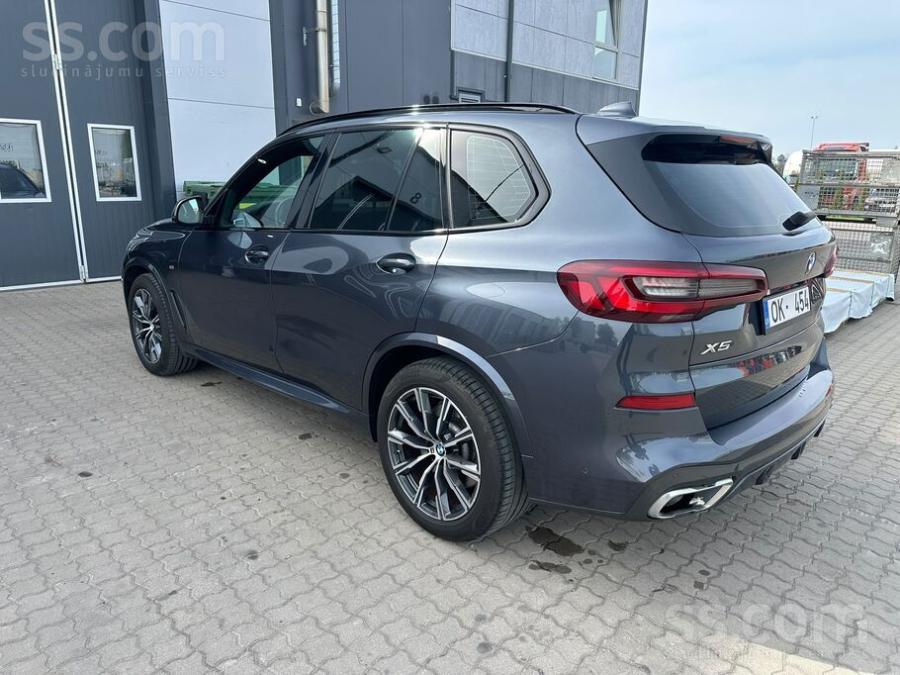 Pelēks BMW X5 2020 Rīga, ar dzinēja tilpumu 3.00 L un nobraukumu 124 tūkst. km par 42900 €, foto 5 vietnē AUTOMOTO.COM.LV