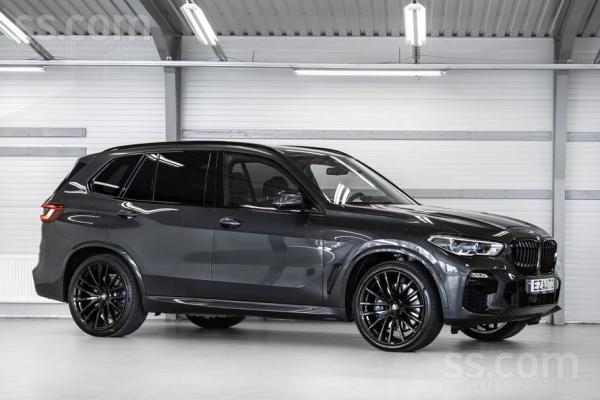 Grey BMW X5 2020 in Tukums, with an engine capacity of 3.00 L and mileage of 0 thousand km for 48800 €, photo 5 on AUTOMOTO.COM.LV