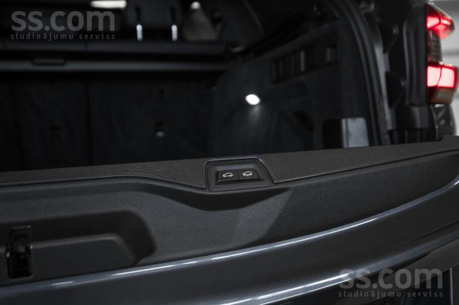 Pelēks BMW X5 2020 Tukums, ar dzinēja tilpumu 3.00 L un nobraukumu 0 tūkst. km par 48800 €, foto 35 vietnē AUTOMOTO.COM.LV