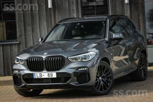 Pelēks BMW X5 2020 Rīga, ar dzinēja tilpumu 3.00 L un nobraukumu 180 tūkst. km par 42777 €, foto  vietnē AUTOMOTO.COM.LV