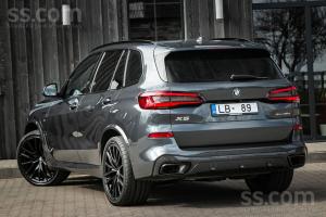 Pelēks BMW X5 2020 Rīga, ar dzinēja tilpumu 3.00 L un nobraukumu 180 tūkst. km par 42777 €, foto 5 vietnē AUTOMOTO.COM.LV