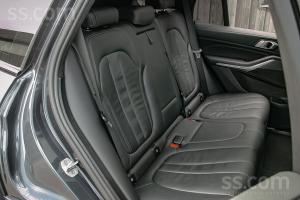 Pelēks BMW X5 2020 Rīga, ar dzinēja tilpumu 3.00 L un nobraukumu 180 tūkst. km par 42777 €, foto 10 vietnē AUTOMOTO.COM.LV