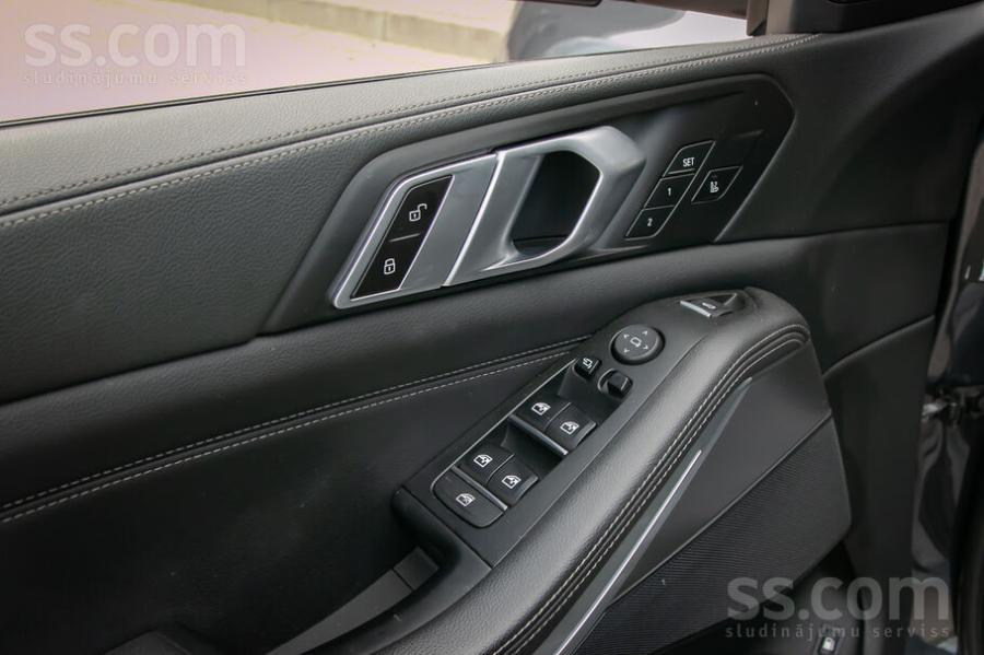 Pelēks BMW X5 2020 Rīga, ar dzinēja tilpumu 3.00 L un nobraukumu 180 tūkst. km par 42777 €, foto 15 vietnē AUTOMOTO.COM.LV