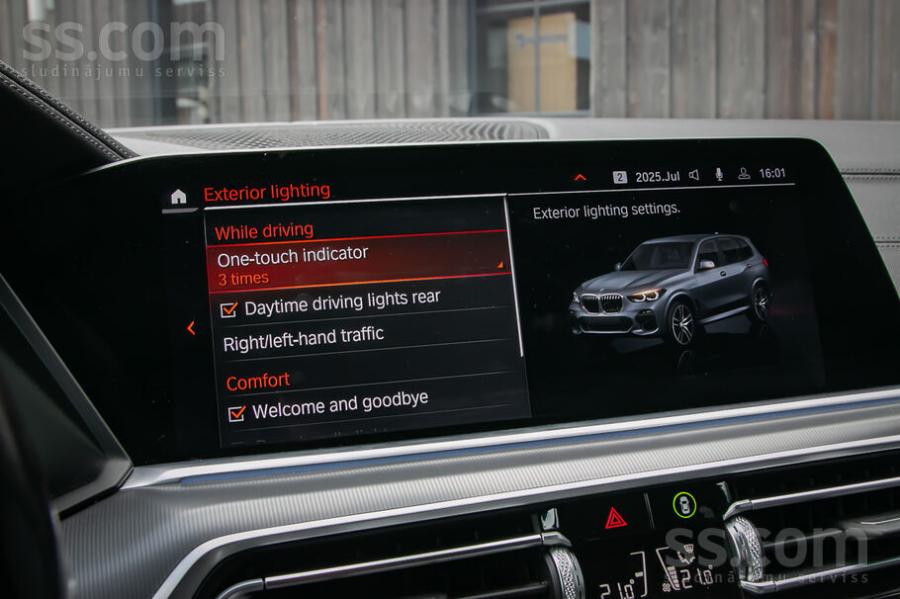Pelēks BMW X5 2020 Rīga, ar dzinēja tilpumu 3.00 L un nobraukumu 180 tūkst. km par 42777 €, foto 23 vietnē AUTOMOTO.COM.LV