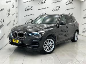 Grey BMW X5 2020 in Avizieniai, with an engine capacity of 3.00 L and mileage of 201 thousand km for 37900 €, photo  on AUTOMOTO.COM.LV