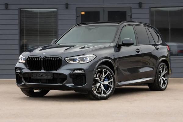 Pelēks BMW X5 2020 Jelgava, ar dzinēja tilpumu 3.00 L un nobraukumu 130 tūkst. km par 52850 €, foto 3 vietnē AUTOMOTO.COM.LV