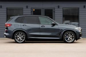 Grey BMW X5 2020 in Jelgava, with an engine capacity of 3.00 L and mileage of 130 thousand km for 52850 €, photo 7 on AUTOMOTO.COM.LV