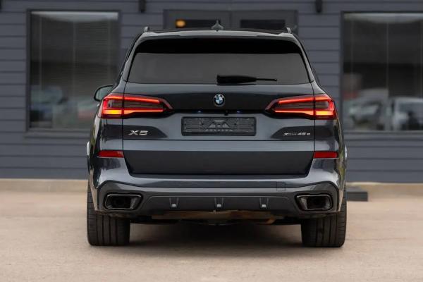 Pelēks BMW X5 2020 Jelgava, ar dzinēja tilpumu 3.00 L un nobraukumu 130 tūkst. km par 52850 €, foto 7 vietnē AUTOMOTO.COM.LV