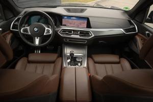 Grey BMW X5 2020 in Jelgava, with an engine capacity of 3.00 L and mileage of 130 thousand km for 52850 €, photo 9 on AUTOMOTO.COM.LV