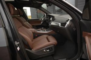Grey BMW X5 2020 in Jelgava, with an engine capacity of 3.00 L and mileage of 130 thousand km for 52850 €, photo 10 on AUTOMOTO.COM.LV