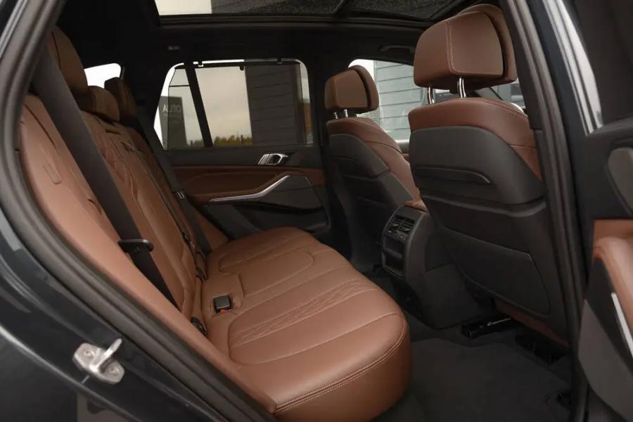 Grey BMW X5 2020 in Jelgava, with an engine capacity of 3.00 L and mileage of 130 thousand km for 52850 €, photo 12 on AUTOMOTO.COM.LV
