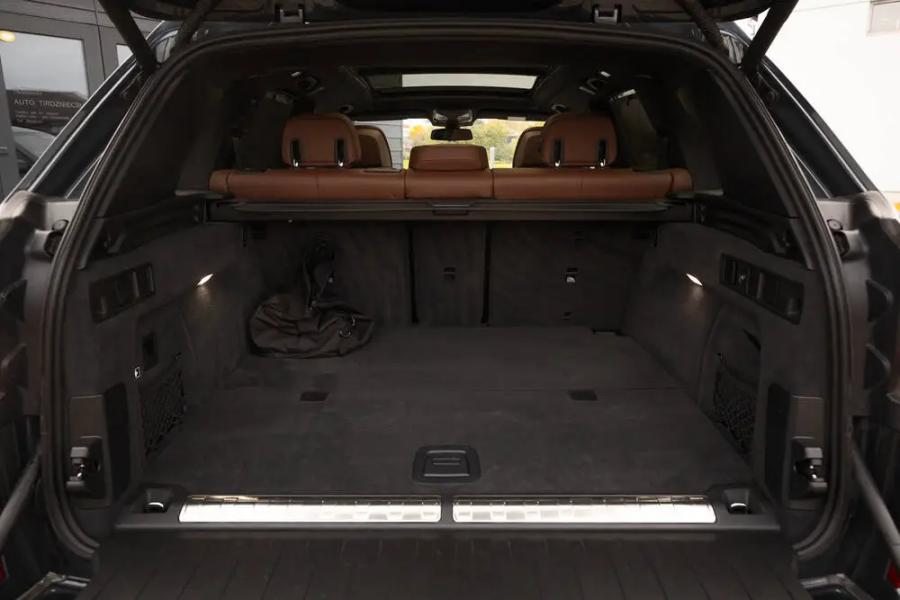 Grey BMW X5 2020 in Jelgava, with an engine capacity of 3.00 L and mileage of 130 thousand km for 52850 €, photo 14 on AUTOMOTO.COM.LV