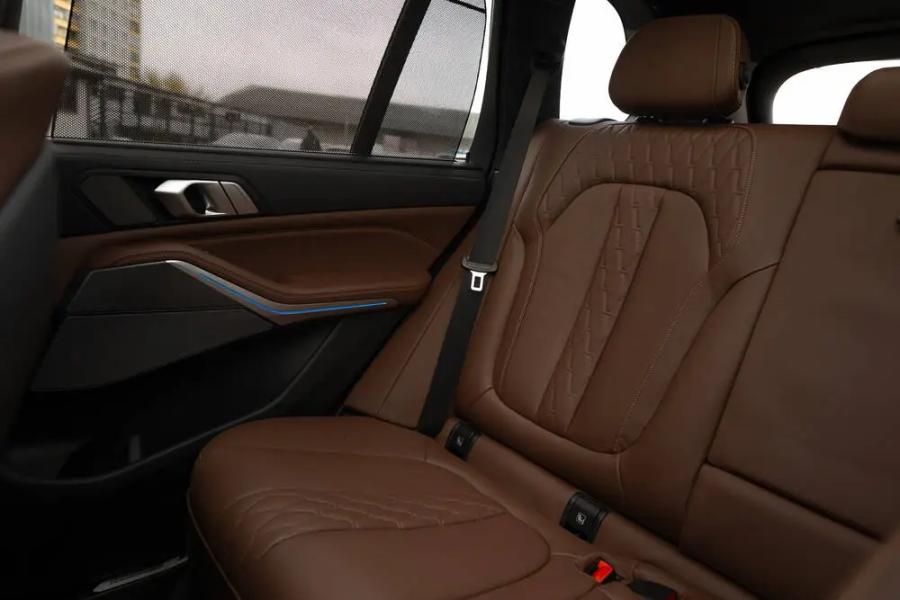 Grey BMW X5 2020 in Jelgava, with an engine capacity of 3.00 L and mileage of 130 thousand km for 52850 €, photo 33 on AUTOMOTO.COM.LV