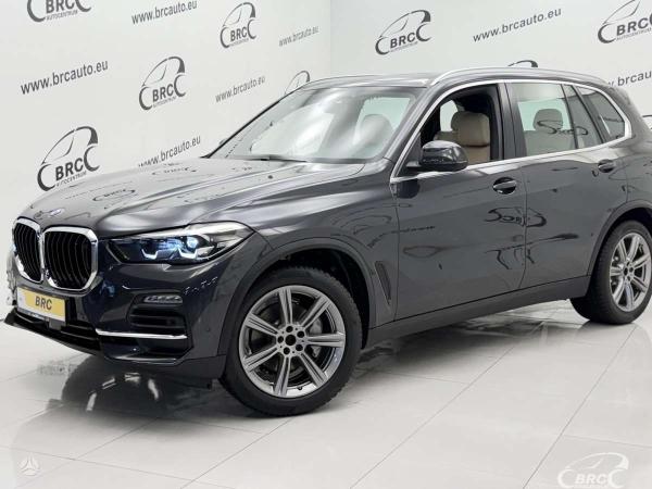 Серый БМВ Х5 2020 в Вильнюс, объемом двигателя 2.00 л и пробегом 40 тыс. км за 39900 €, фото 1 на AUTOMOTO.COM.LV