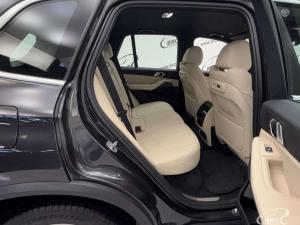 Grey BMW X5 2020 in Vilnius, with an engine capacity of 2.00 L and mileage of 40 thousand km for 39900 €, photo 11 on AUTOMOTO.COM.LV