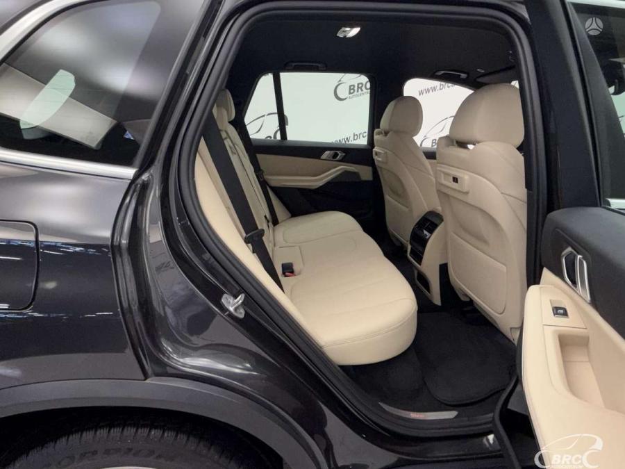 Grey BMW X5 2020 in Vilnius, with an engine capacity of 2.00 L and mileage of 40 thousand km for 39900 €, photo 11 on AUTOMOTO.COM.LV