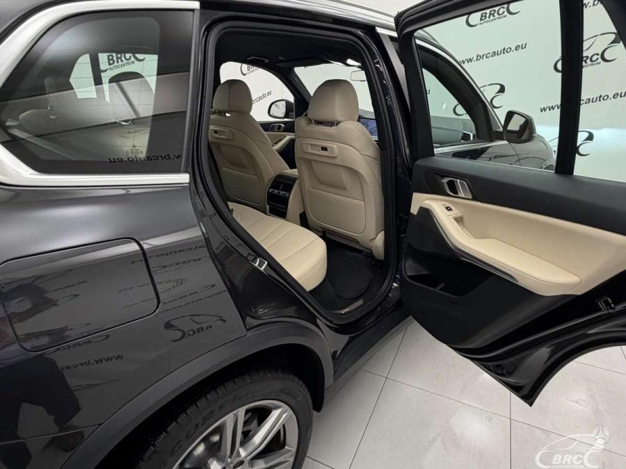 Grey BMW X5 2020 in Vilnius, with an engine capacity of 2.00 L and mileage of 40 thousand km for 39900 €, photo 14 on AUTOMOTO.COM.LV