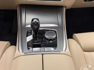 Grey BMW X5 2020 in Vilnius, with an engine capacity of 2.00 L and mileage of 40 thousand km for 39900 €, photo 19 on AUTOMOTO.COM.LV